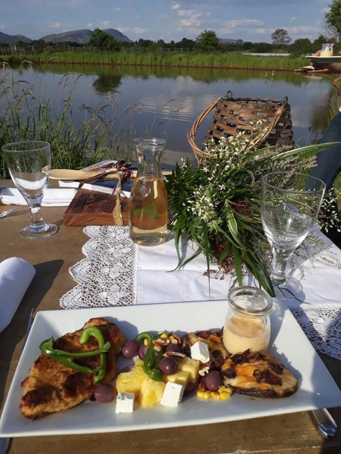 Hoender Schnitzel Met Bêre Mengsel Kaas Sous En Gevulde Sampioene ...
